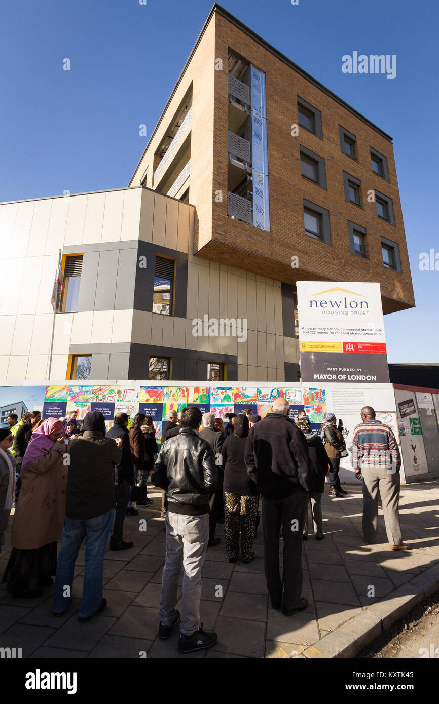 Newlon housing trust hi-res stock photography and images - Alamy