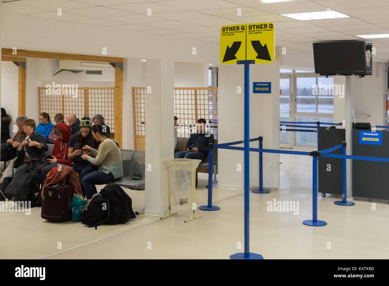 Terminal de ryanair hi-res stock photography and images - Alamy
