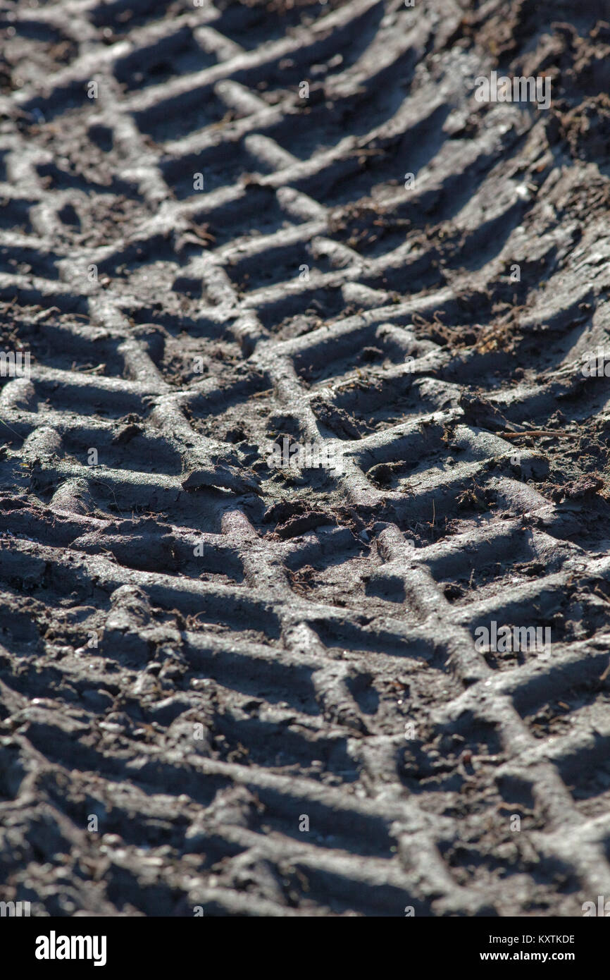 Tractor tyre tread texture hi-res stock photography and images - Alamy