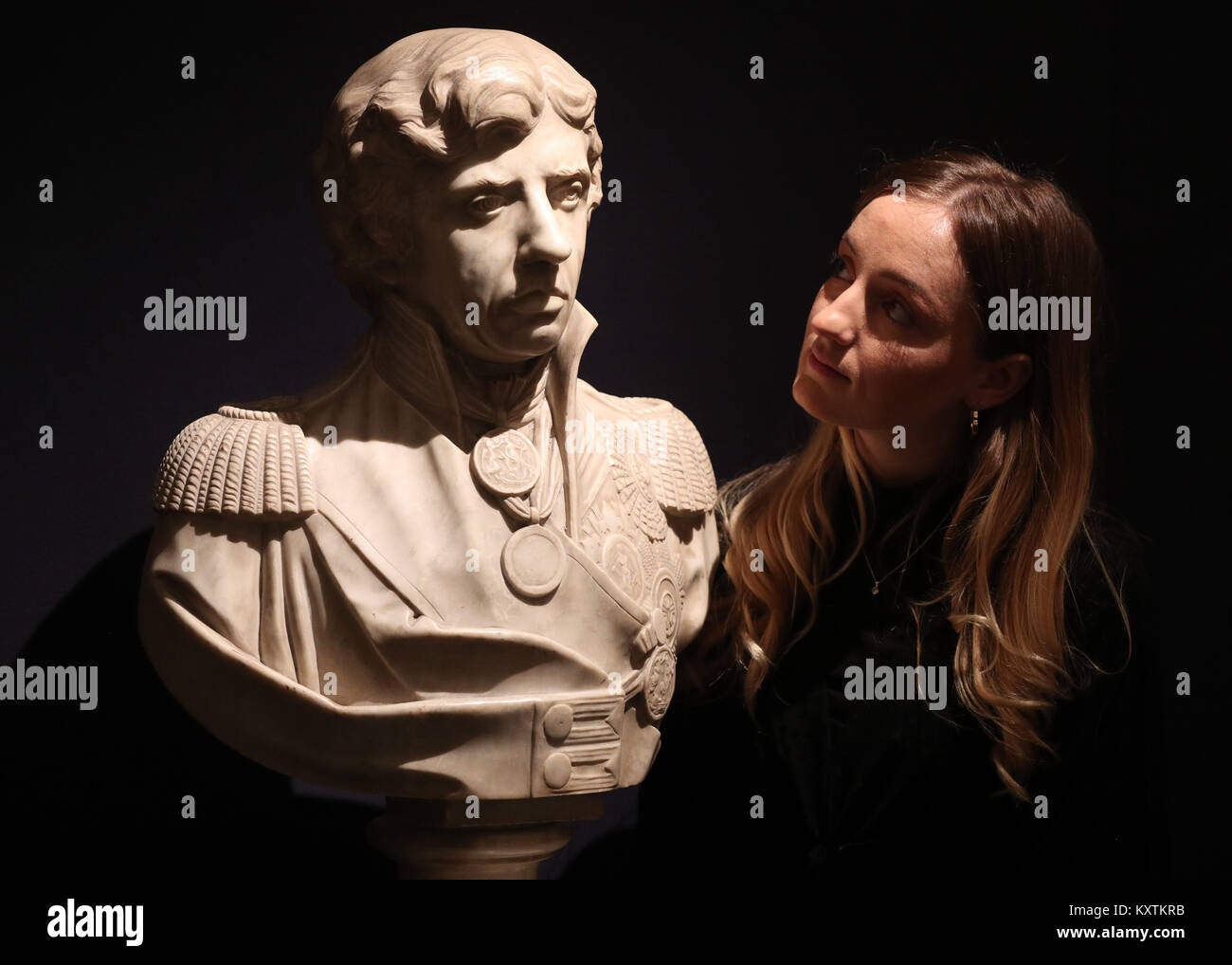 Marble bust of lord nelson hi-res stock photography and images - Alamy