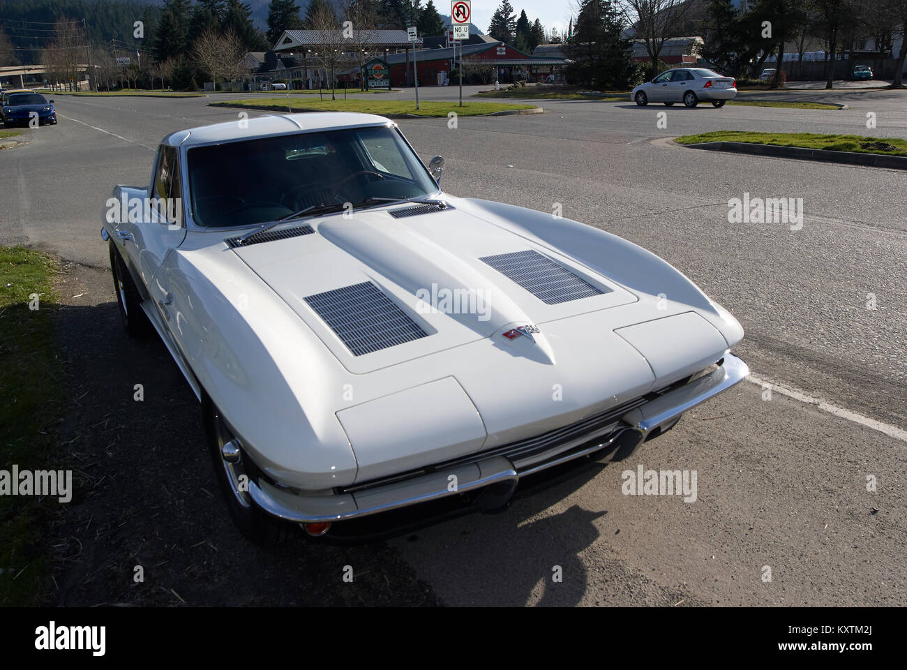 Images of a 1963 Chevrolet Corvette with the rare split rear window in ...