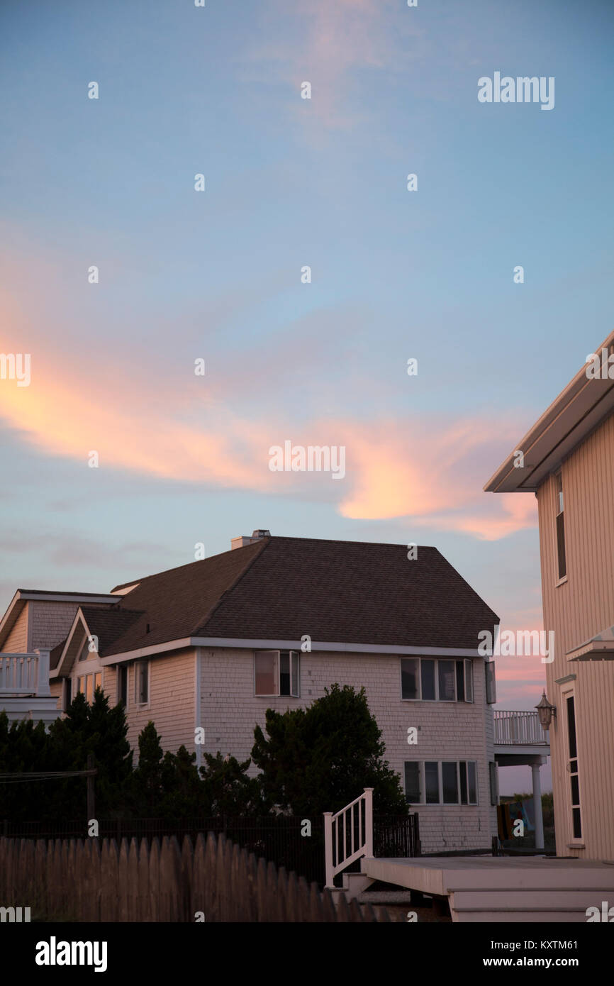 Weatherboard house beach hi-res stock photography and images - Alamy