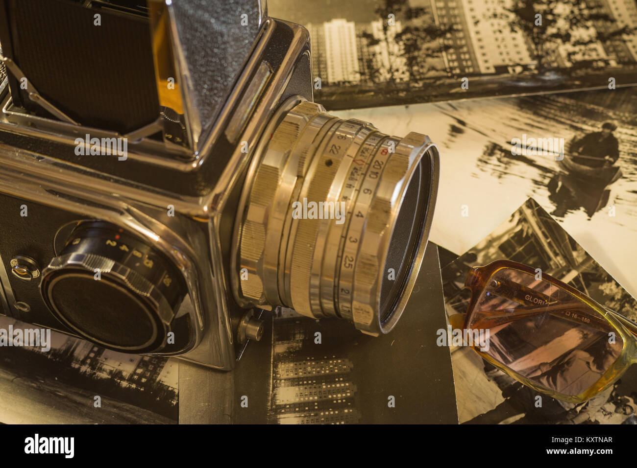 old camera retro medium format camera in the old style Stock Photo - Alamy