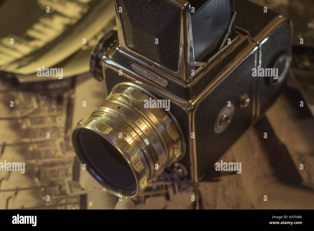 old camera retro medium format camera in the old style Stock Photo - Alamy
