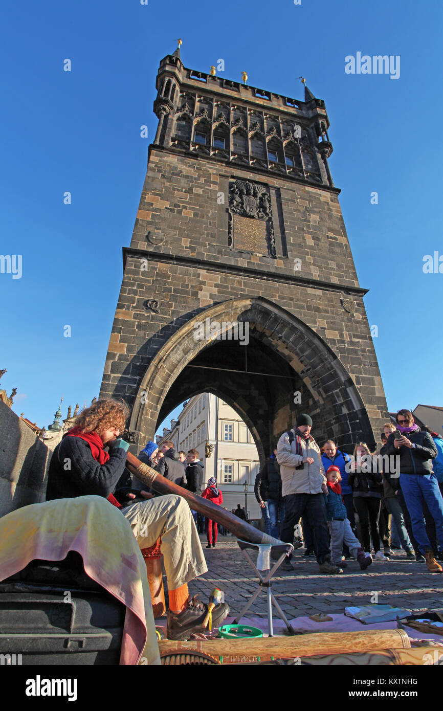 Crowd on charles bridge hi-res stock photography and images - Alamy