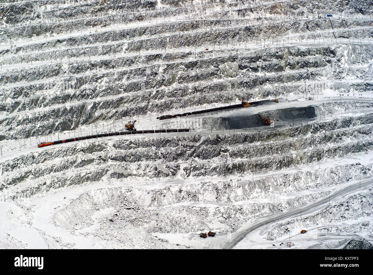 Working quarry hi-res stock photography and images - Alamy