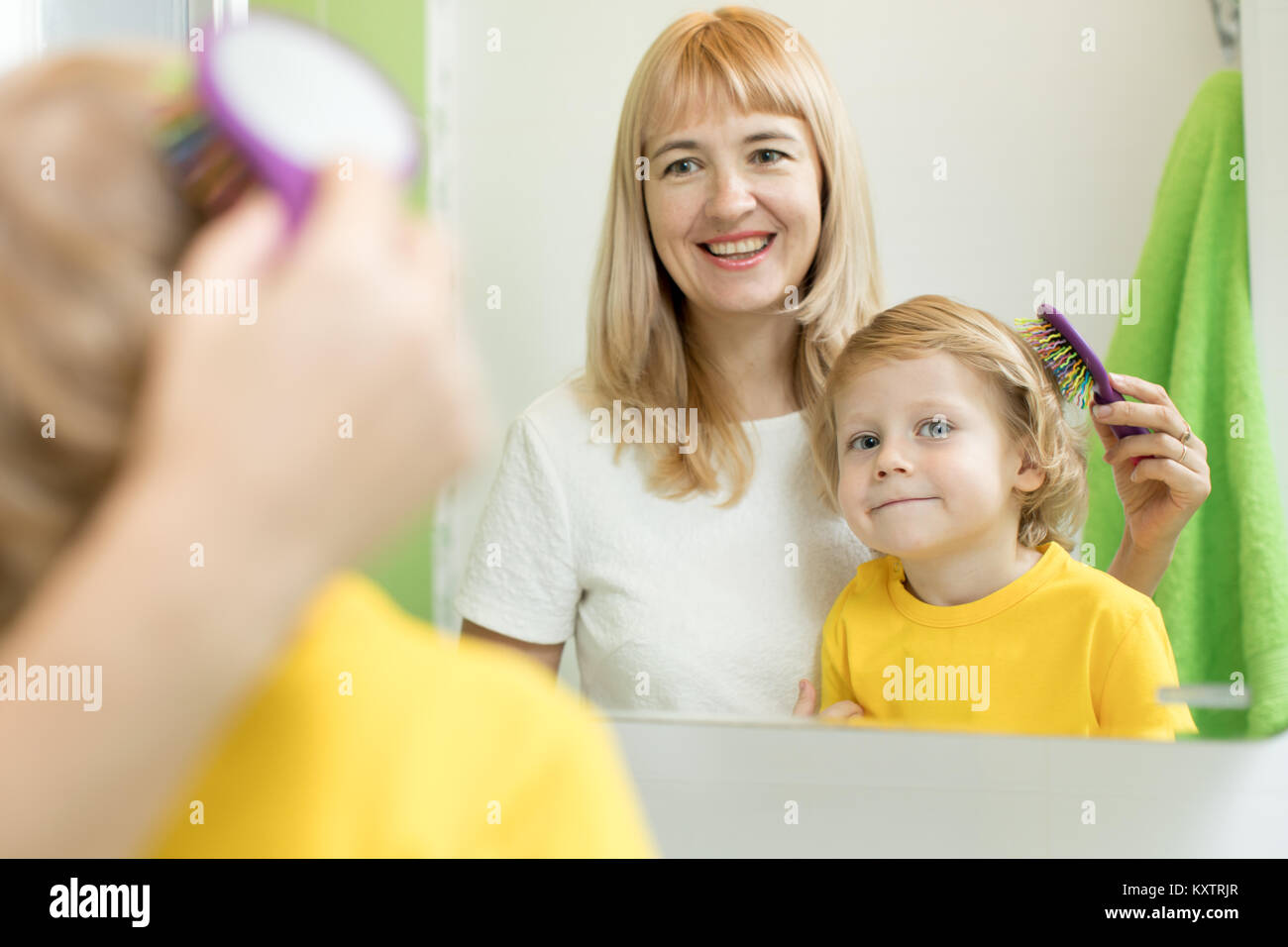 Child hair comb hi-res stock photography and images - Alamy