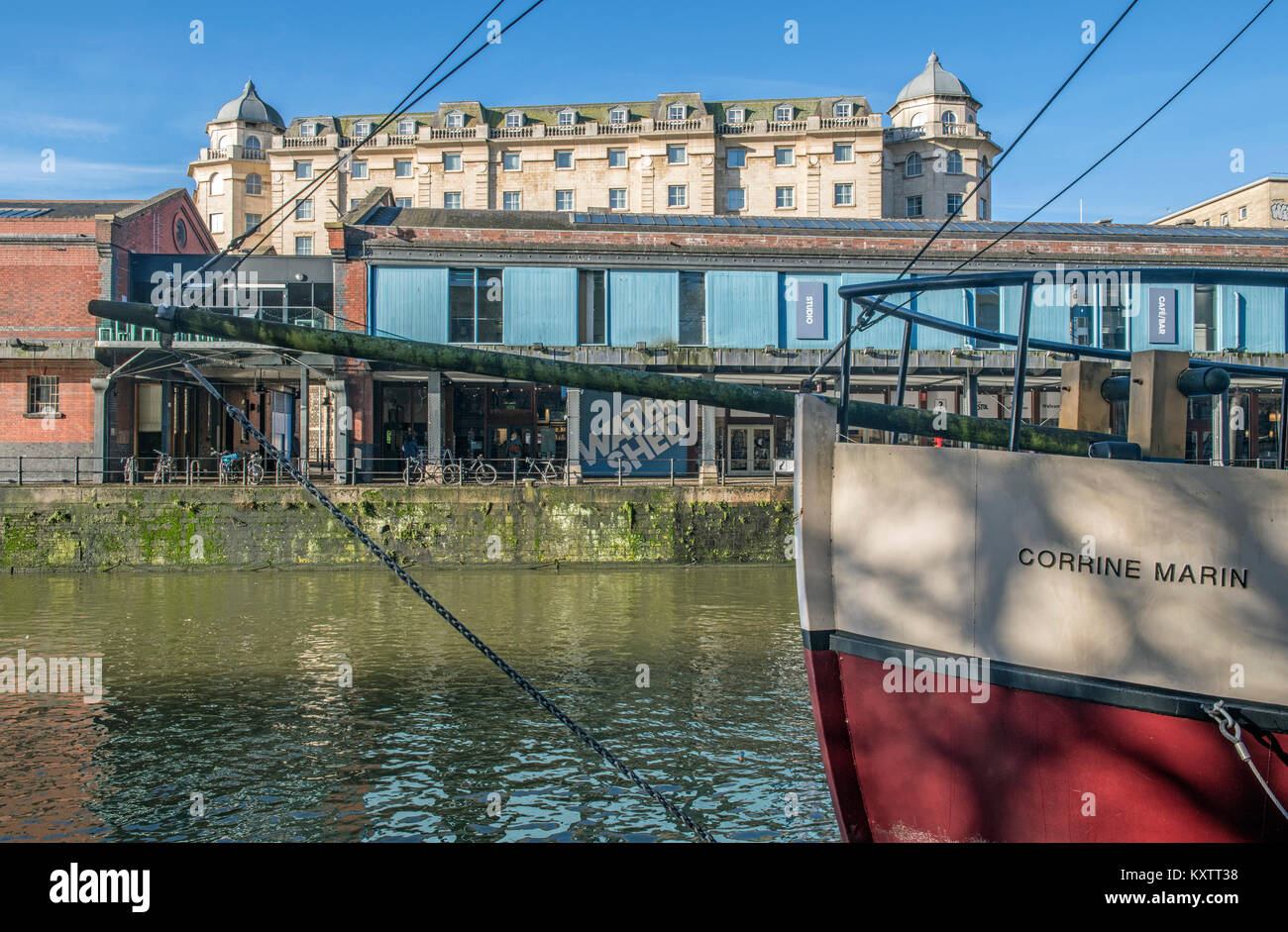 Narrow quay bristol hi-res stock photography and images - Alamy