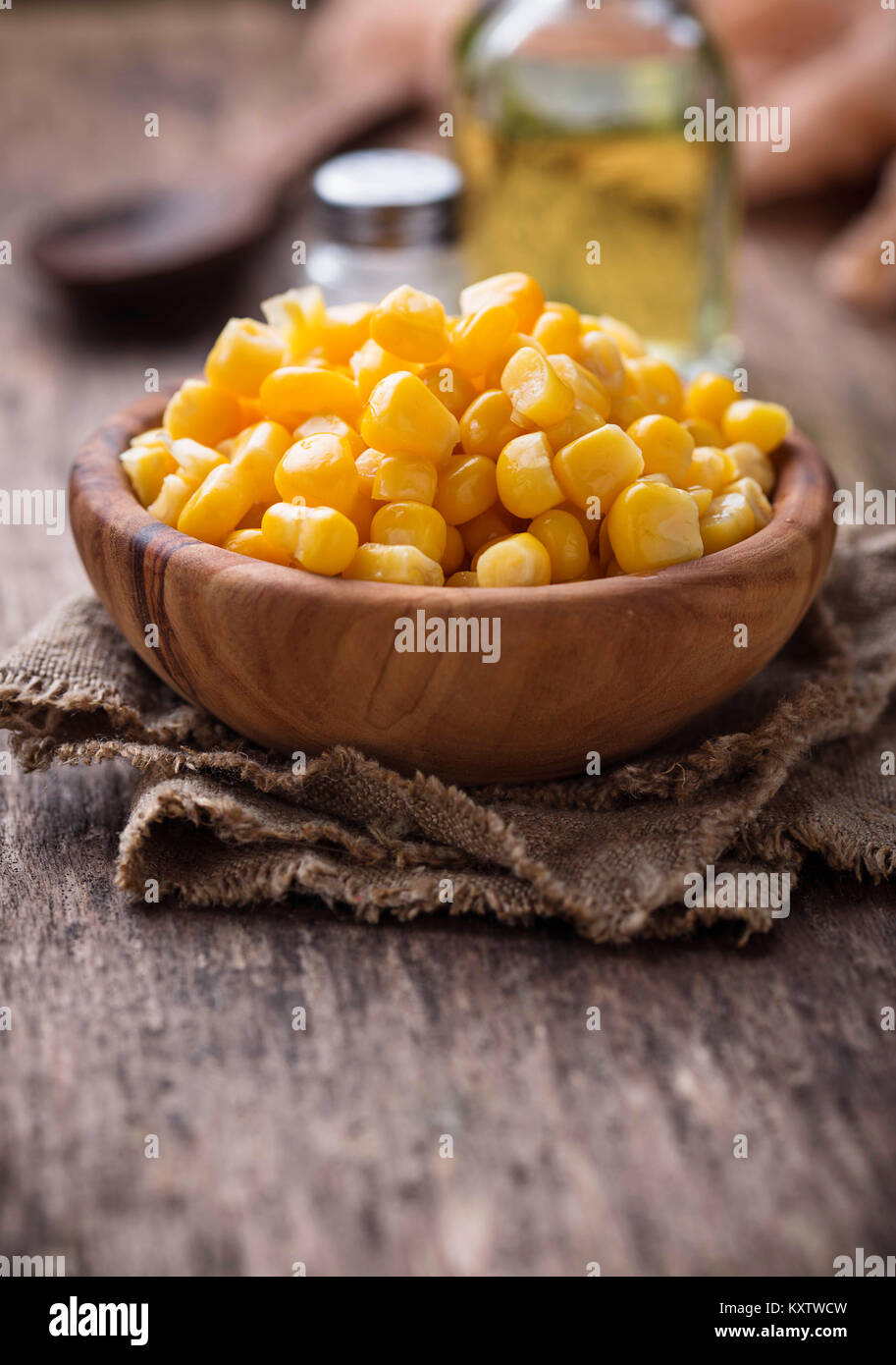 Bowl of a sweet corn Stock Photo - Alamy