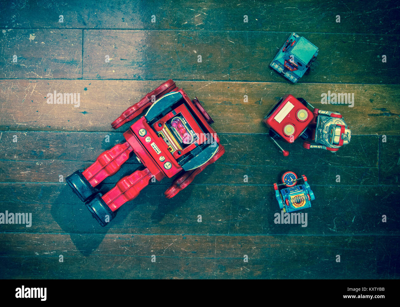 concept fixing your head with rteo robot toys on old wooden floor Stock ...