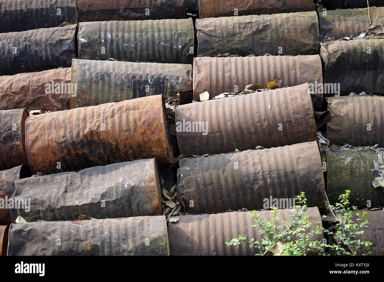 Rusty barrel on ground hi-res stock photography and images - Alamy