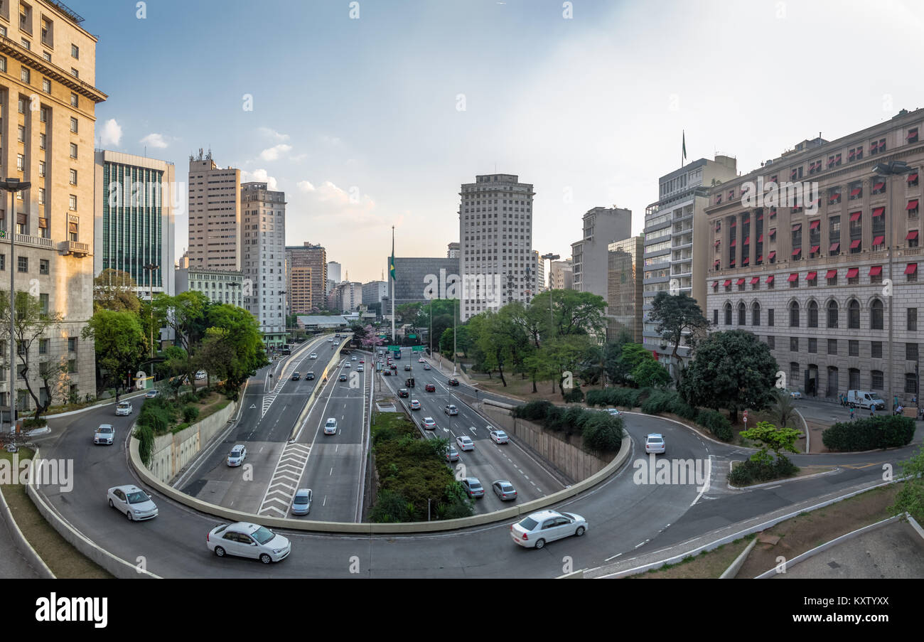 Sao paulo viaduto do cha hi-res stock photography and images - Alamy