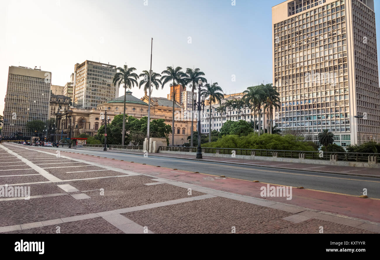 Viaduto do Cha (Tea Viaduct) - Sao Paulo, Brazil Stock Photo - Alamy