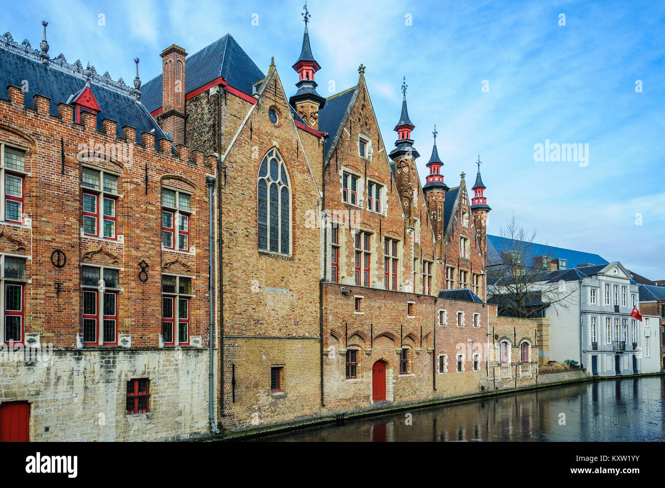 Street light buildings in bruges hi-res stock photography and images ...