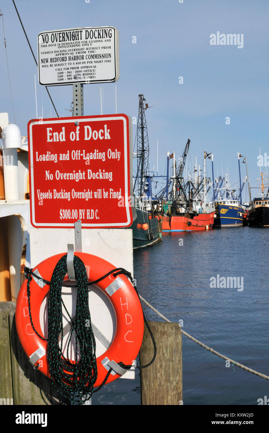Danger signs hi-res stock photography and images - Alamy