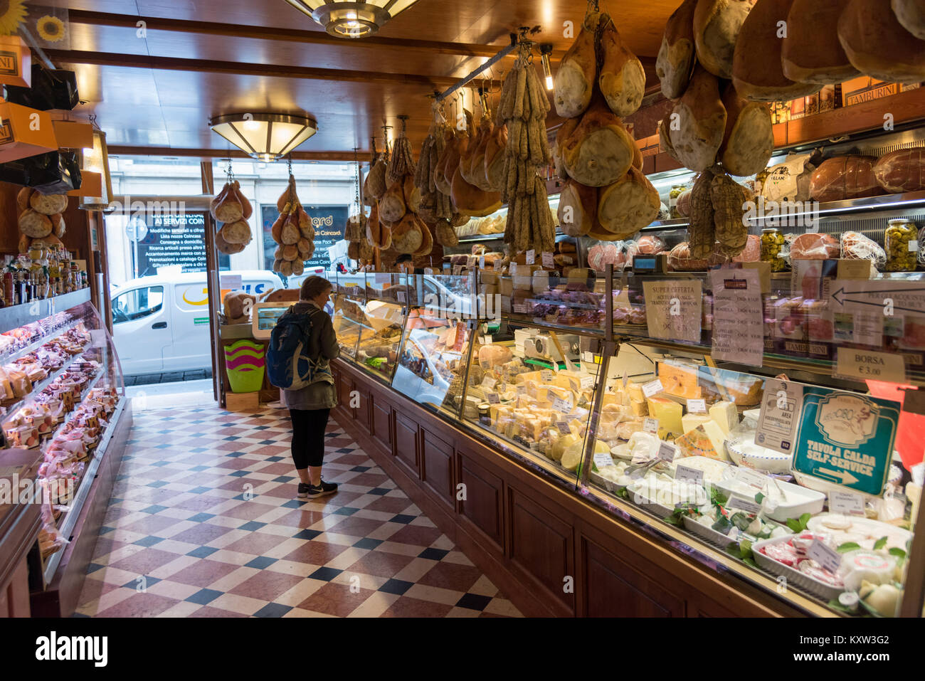 Deli italy woman hi-res stock photography and images - Alamy