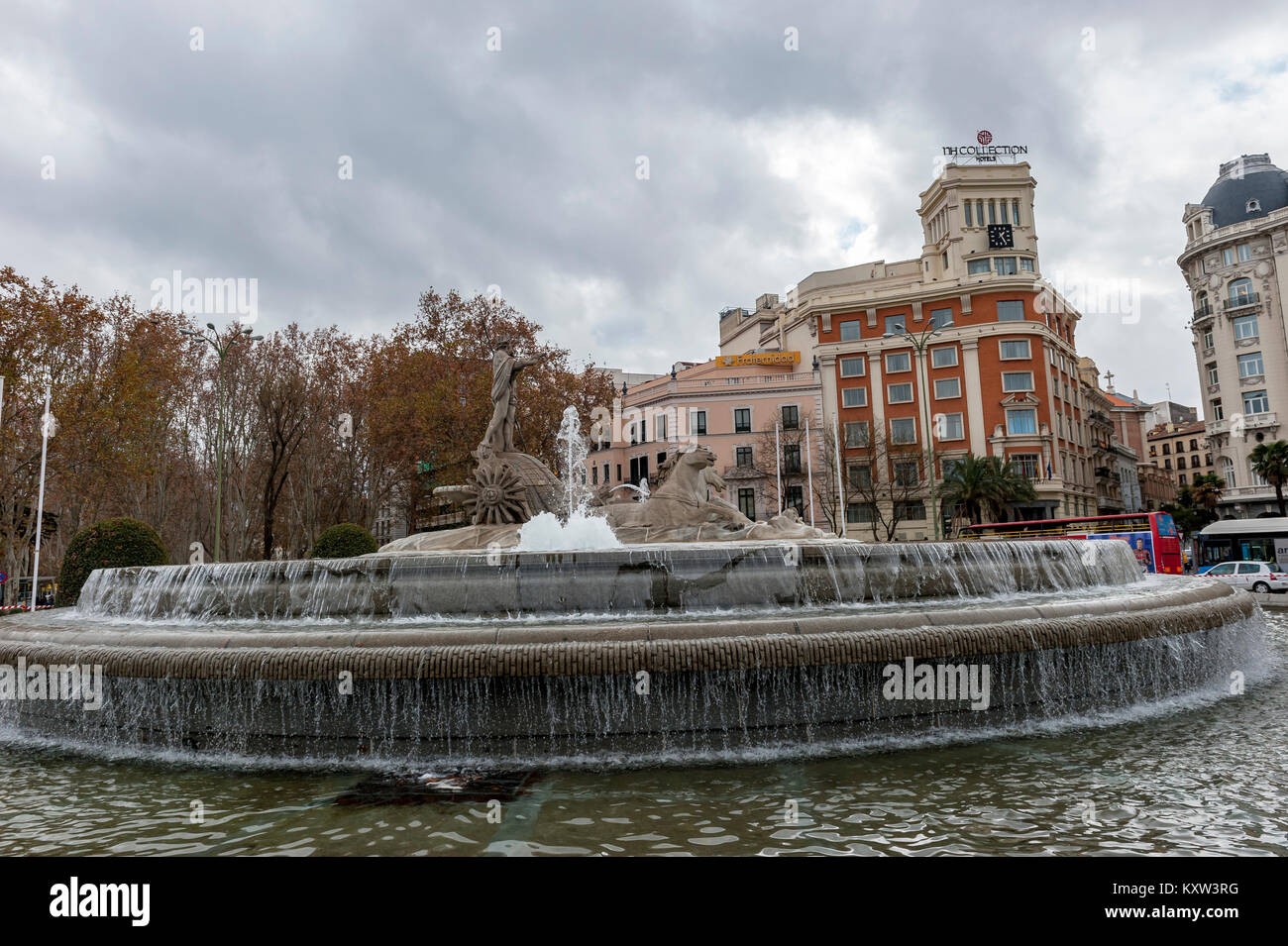 Fuente de neptuno neptuno hi-res stock photography and images - Alamy