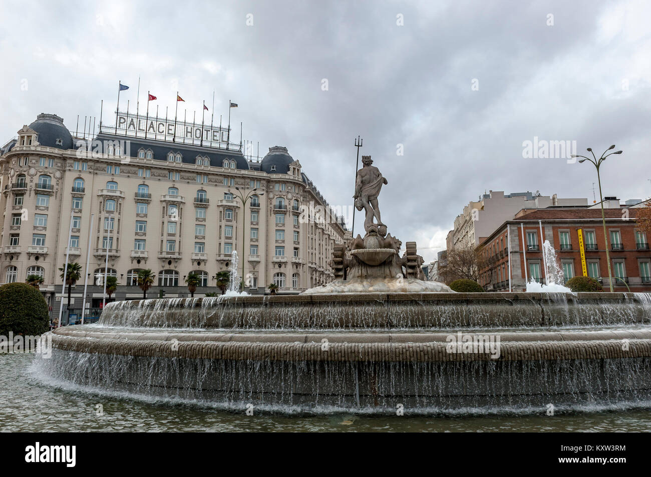 Fuente de neptuno neptuno hi-res stock photography and images - Alamy