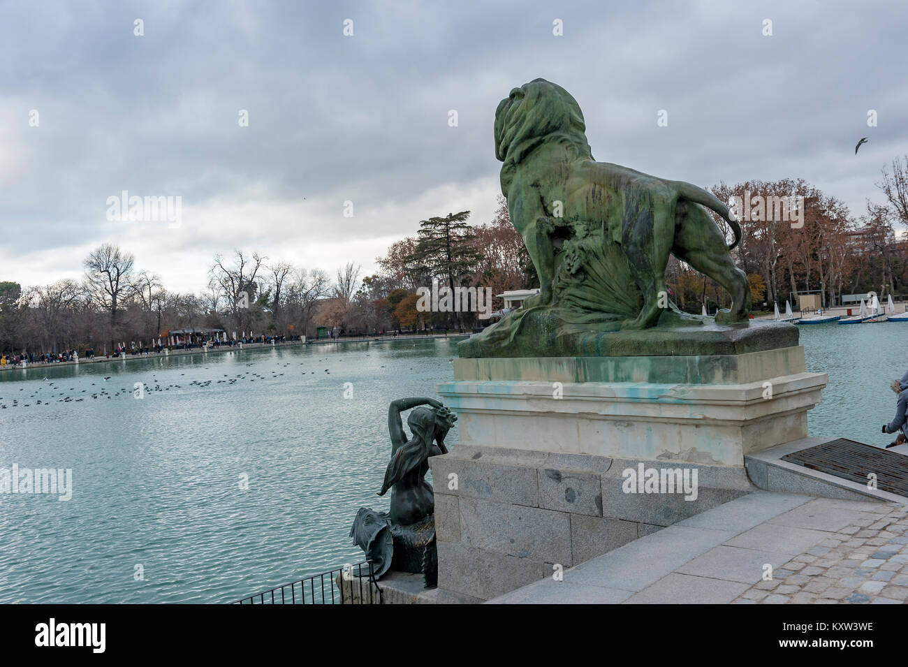 Madrid central park hi-res stock photography and images - Alamy
