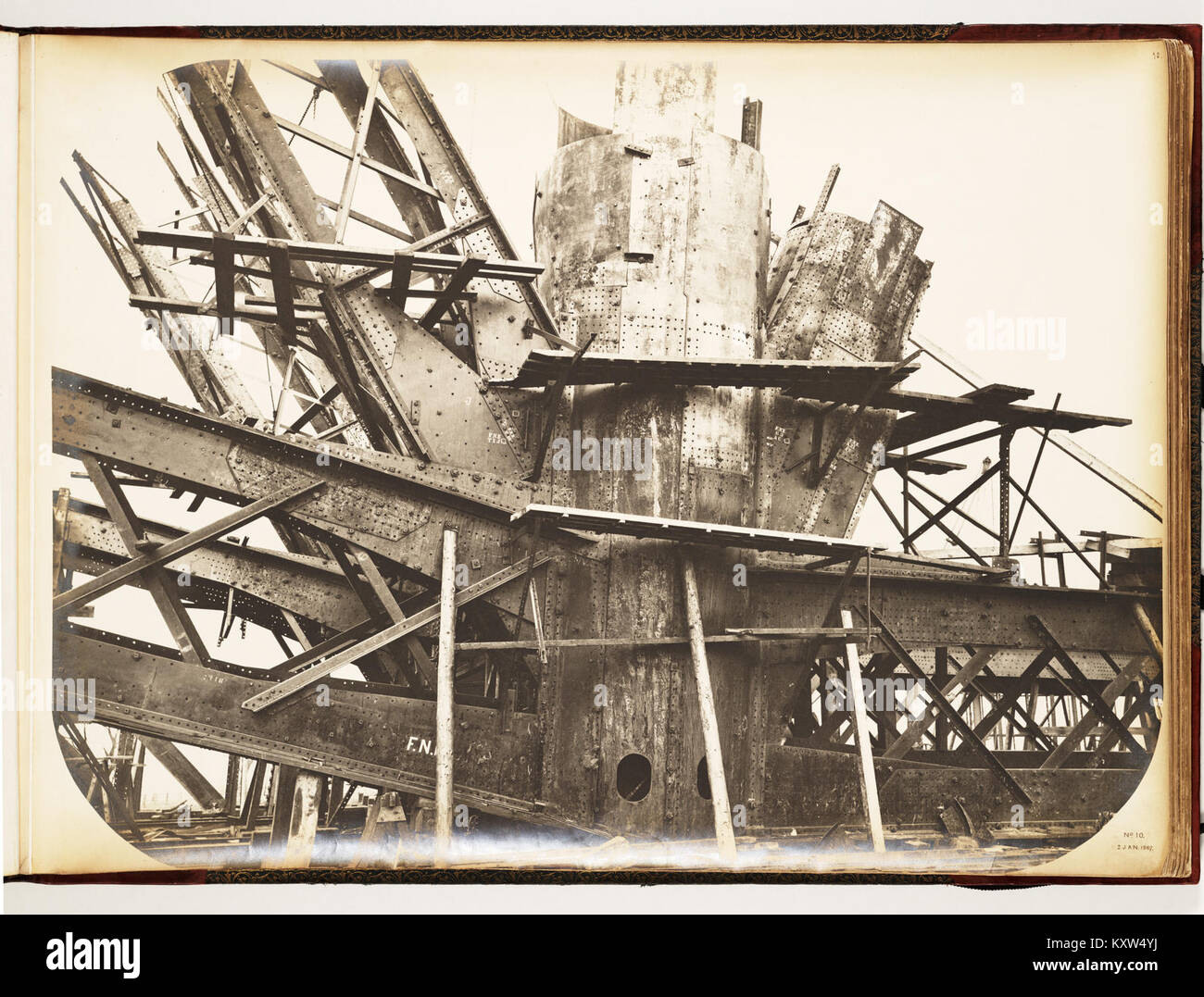 Forth Bridge - Detail of top member joint Stock Photo - Alamy