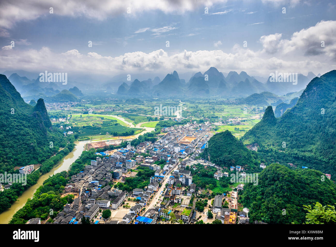 Guilin scenery buildings hi-res stock photography and images - Alamy