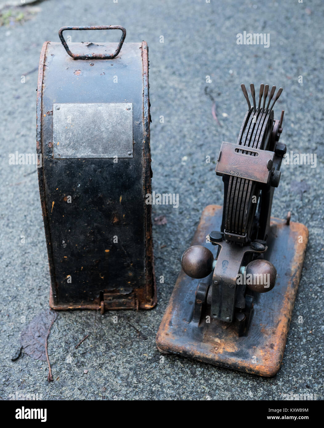 Laundry marking machine hi-res stock photography and images - Alamy