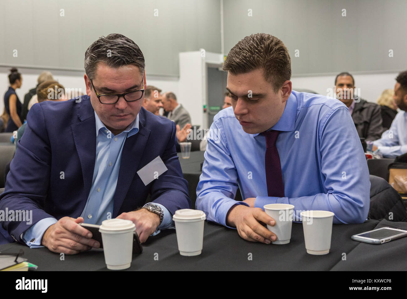 Businessmen networking hi-res stock photography and images - Alamy