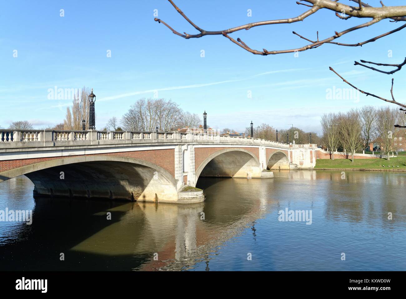 Hampton copurt hi-res stock photography and images - Alamy