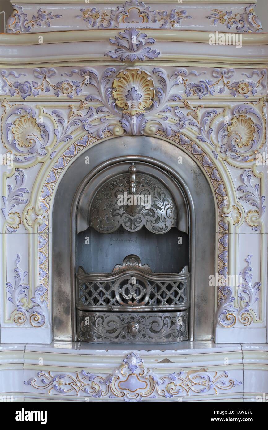 Close up details of a Swedish kakelugn stove Stock Photo - Alamy