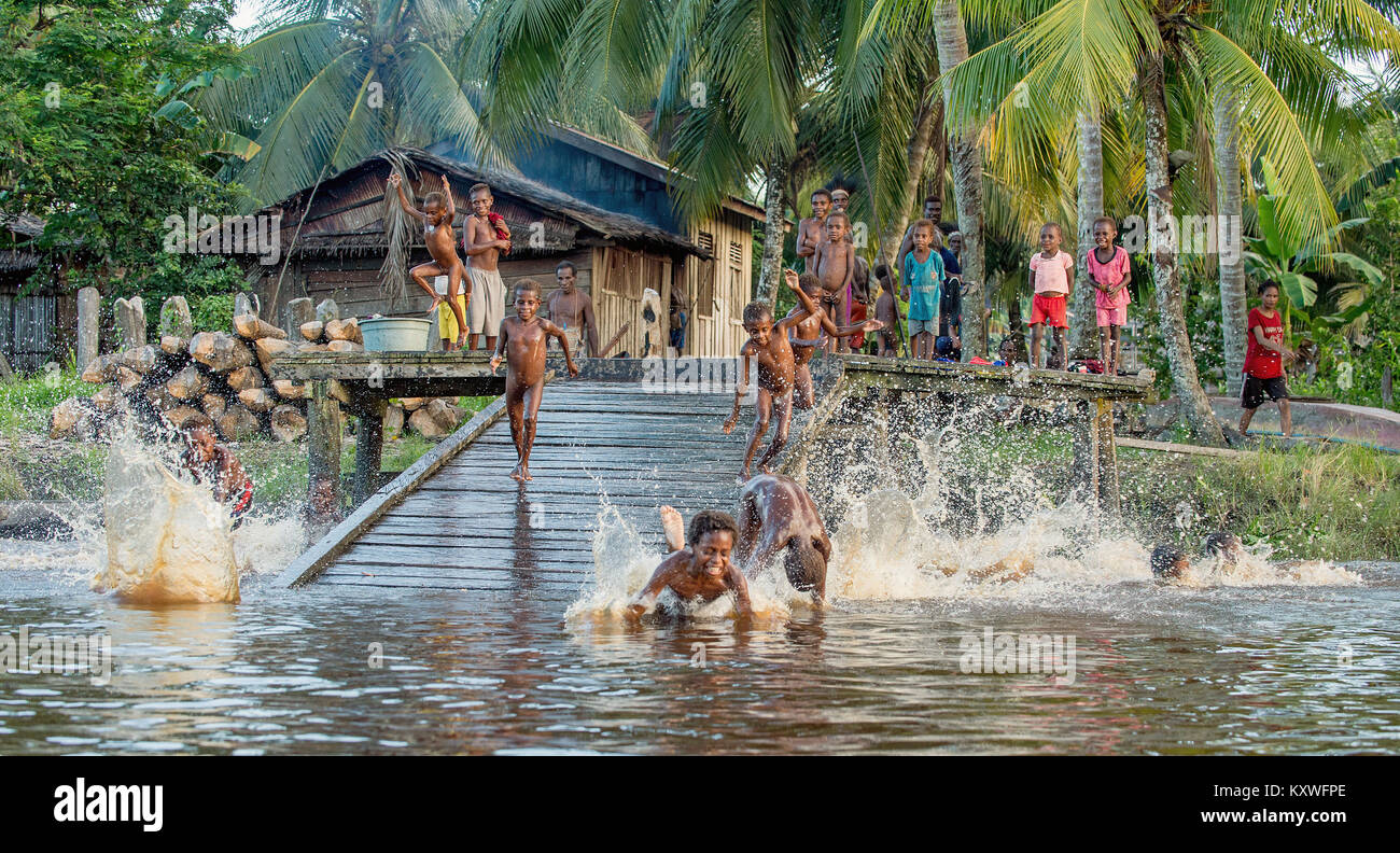 Papua New Guinea Tribe Smile High Resolution Stock Photography and ...