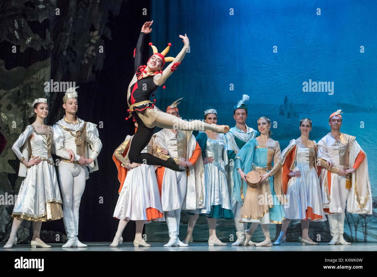 Swan lake ballet hi-res stock photography and images - Alamy