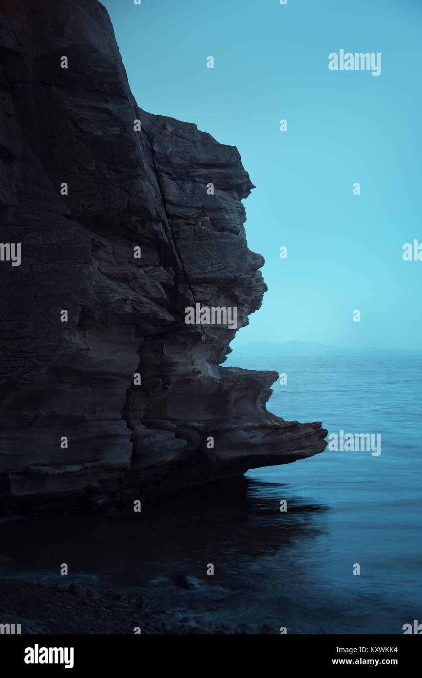 Dark sea waves hi-res stock photography and images - Alamy
