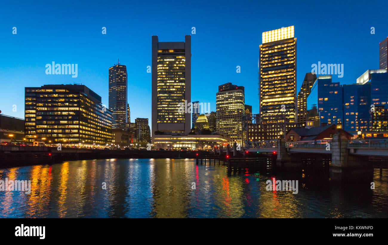 Boston office tower hi-res stock photography and images - Alamy