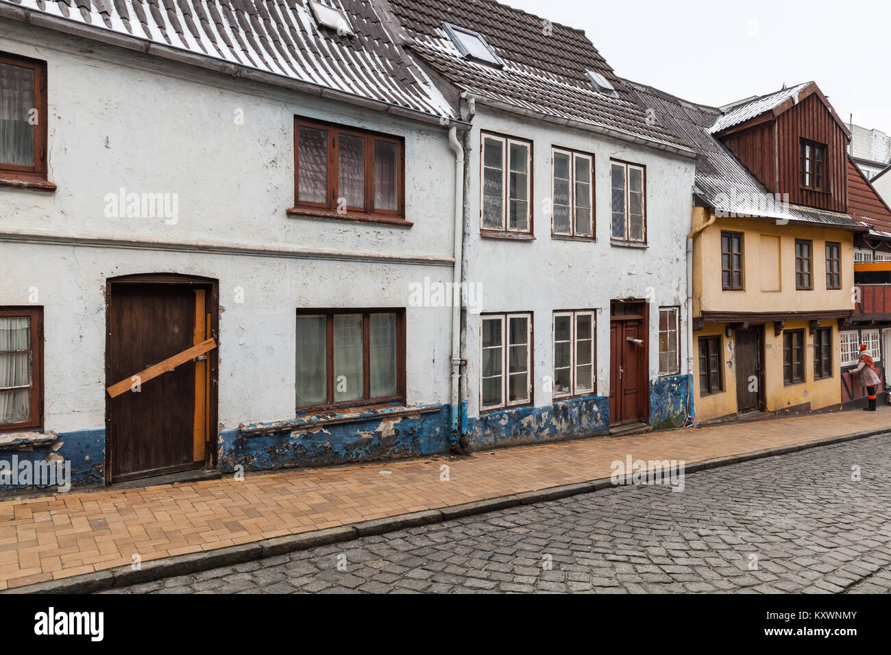 Row house living street hi-res stock photography and images - Alamy