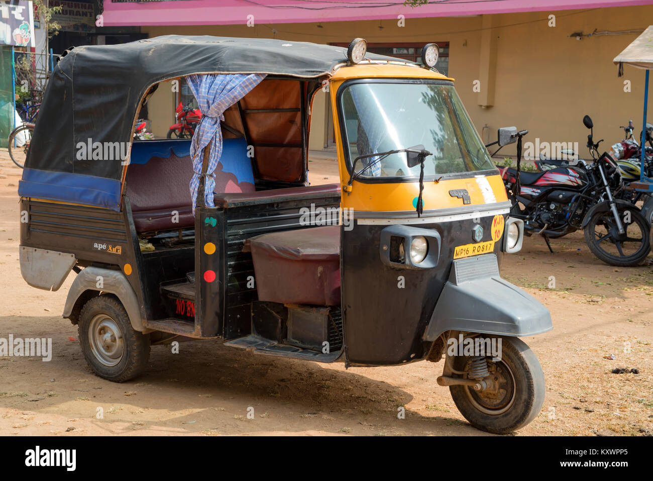 India jaipur auto rickshaw hi-res stock photography and images - Alamy