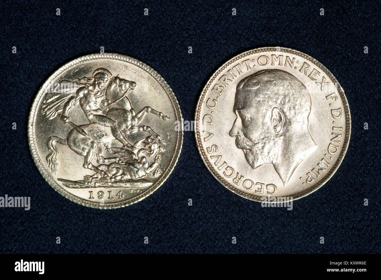 Gold sovereign royal mint hi-res stock photography and images - Alamy