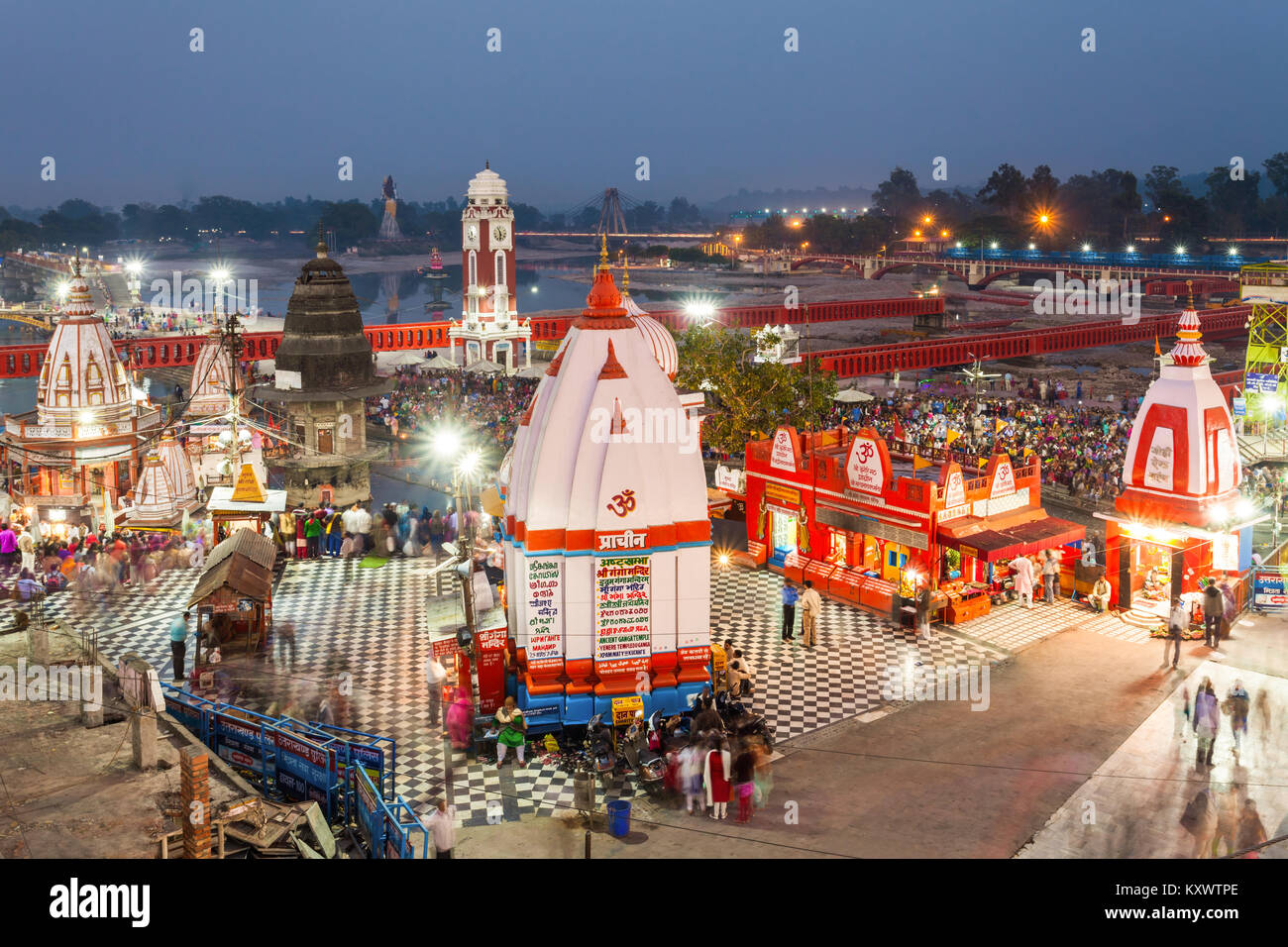 HARIDWAR, INDIA - NOVEMBER 13, 2015: View of the evening Ganga Aarti ...