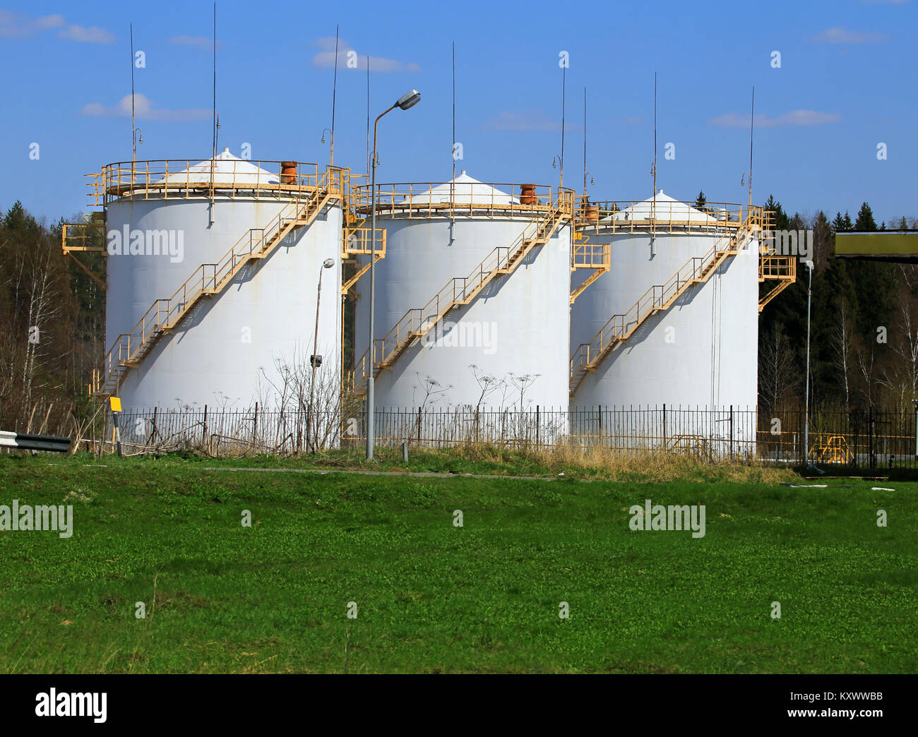 Tanks intended for the reception and storage of petroleum products ...
