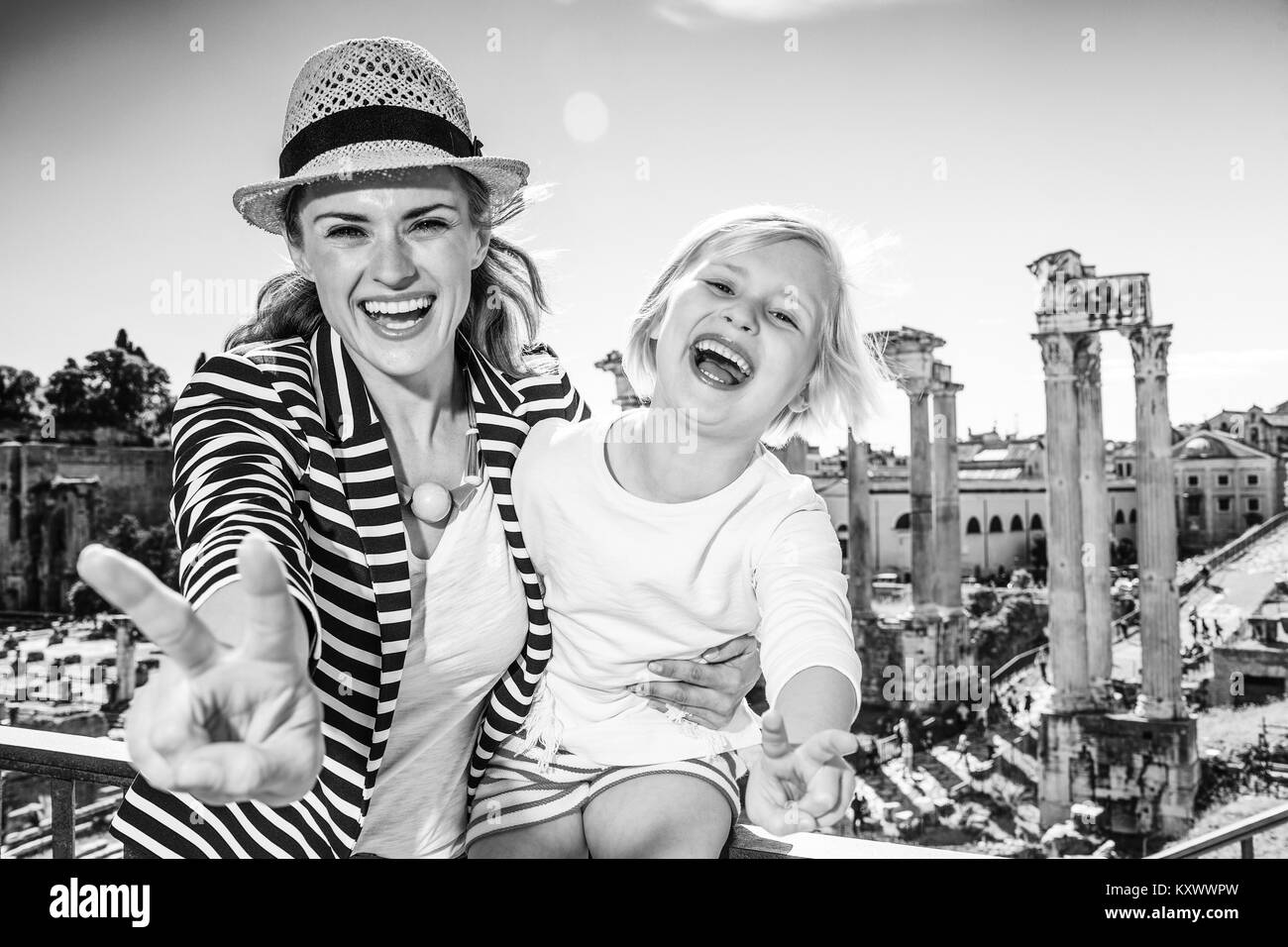 Roman mother and daughter Black and White Stock Photos & Images - Alamy