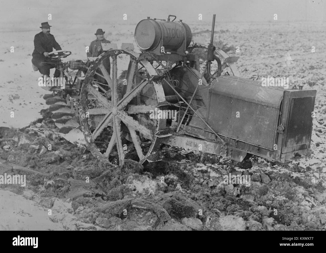 FDR attends launch of the Battleship Tennessee as Secretary of the Navy ...