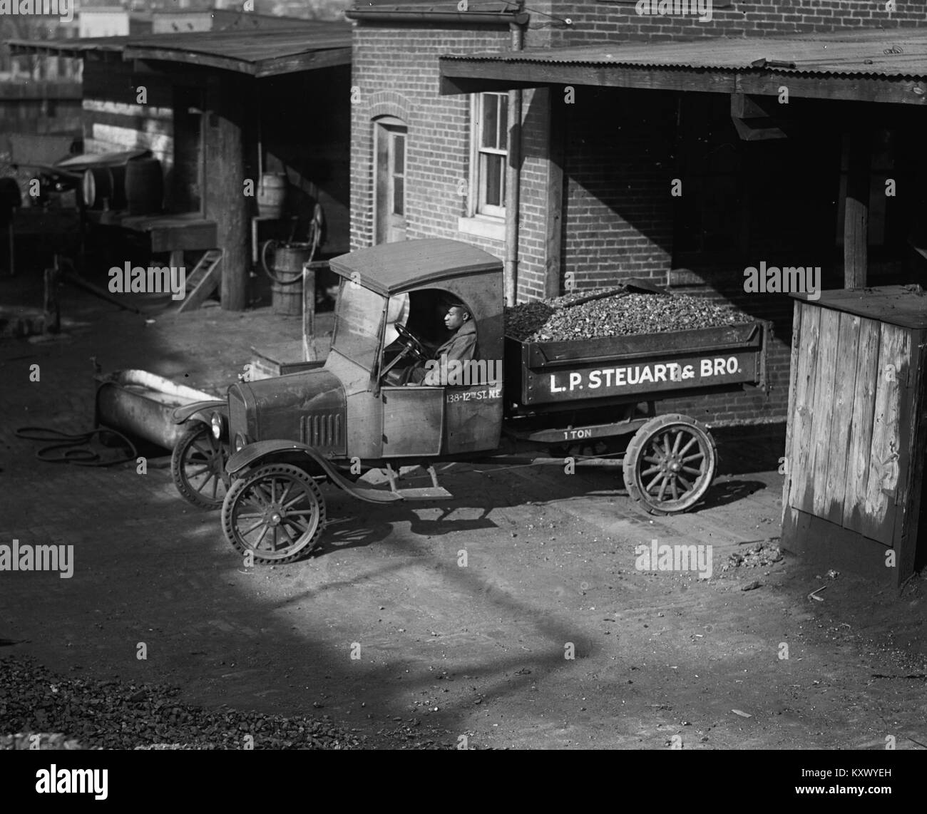 Coal Delivery High Resolution Stock Photography and Images - Alamy