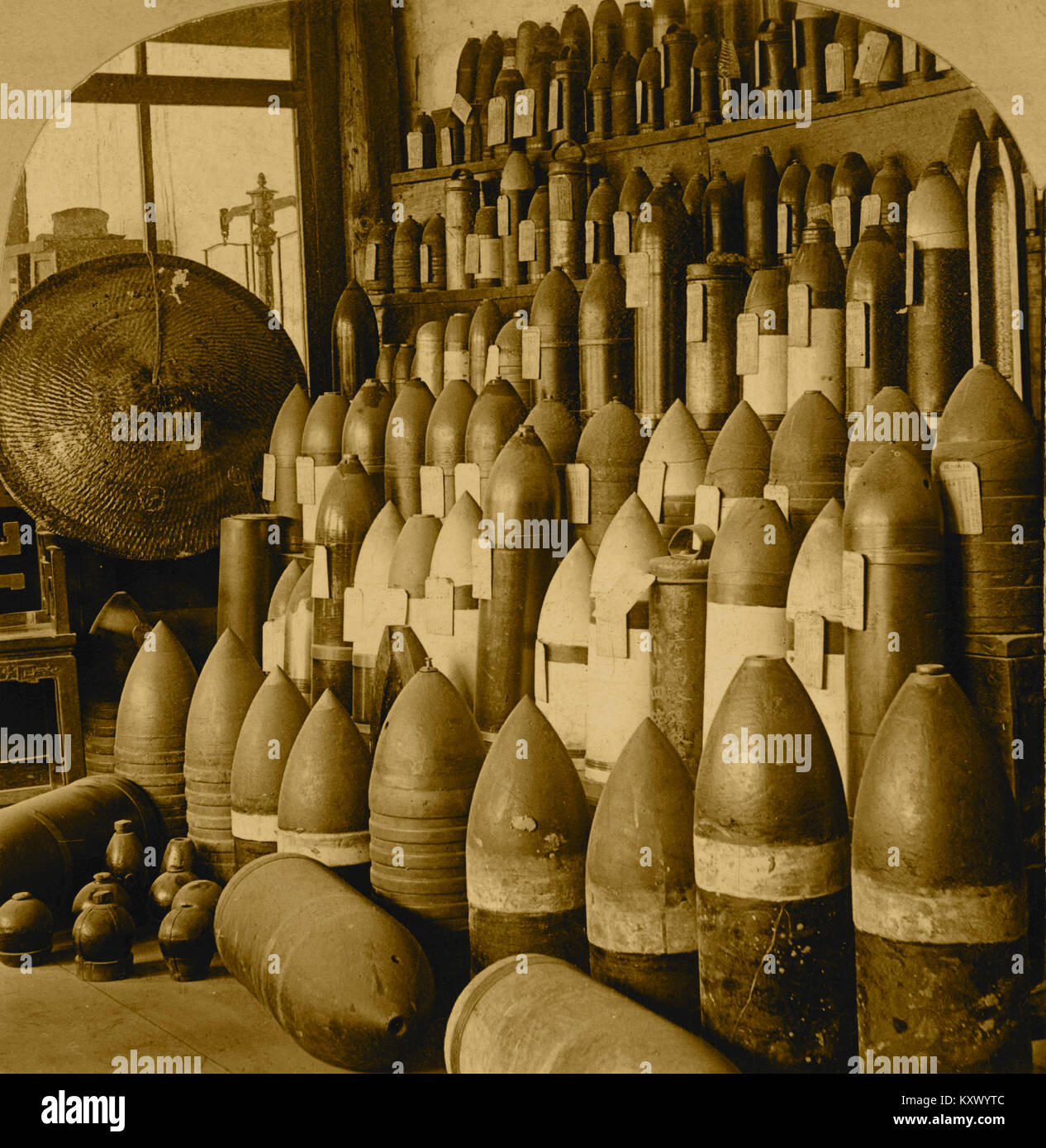 Artillery Shells Stock Photos & Artillery Shells Stock Images - Alamy