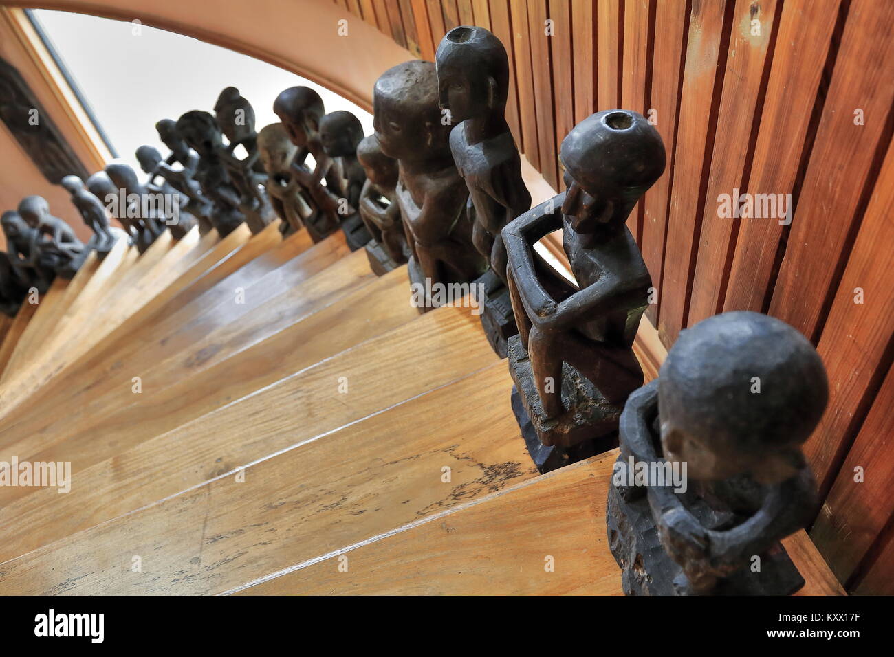 Philippines ifugao wood carving hi-res stock photography and images - Alamy