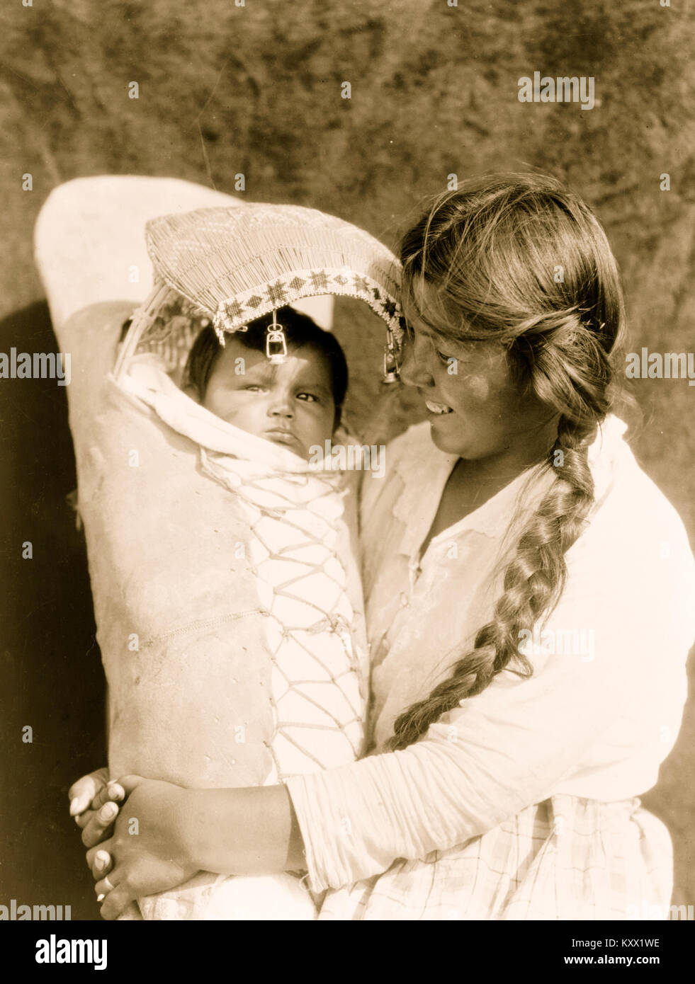 Achomawi mother and child Stock Photo - Alamy