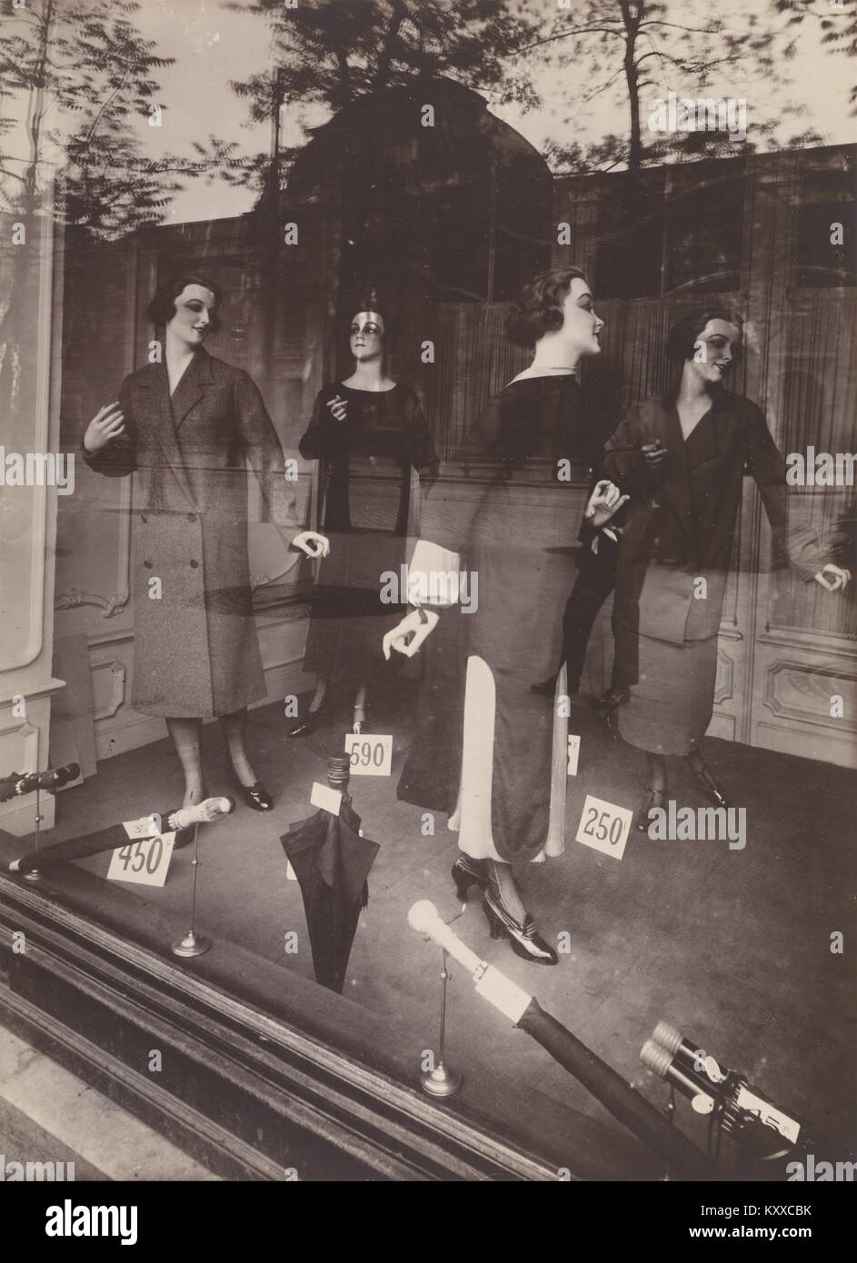 Paris vintage french storefront hi-res stock photography and images - Alamy