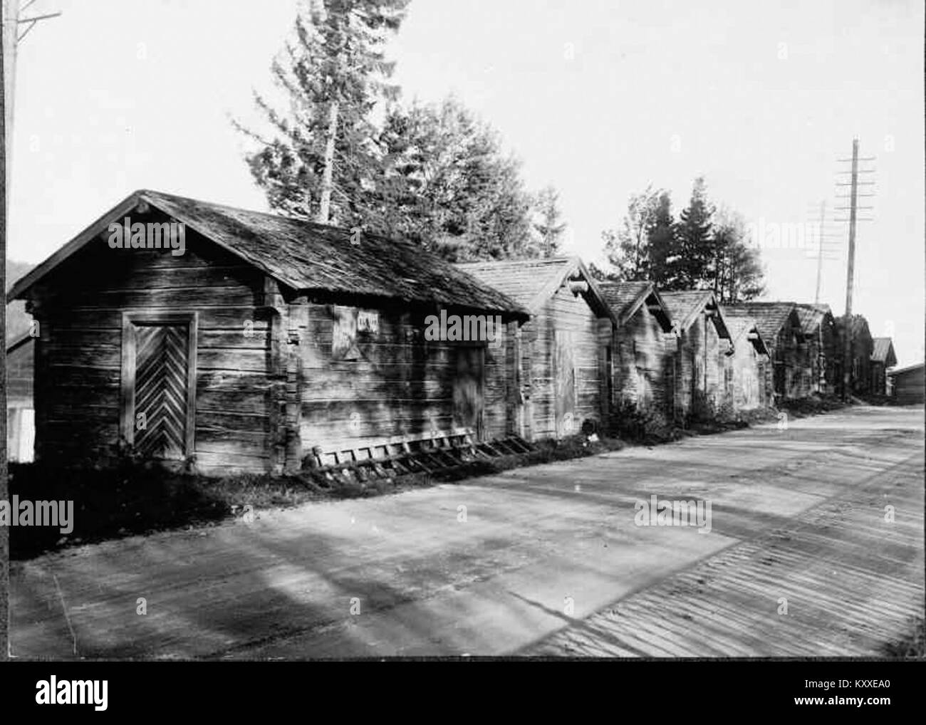 Wooden structure stands on Black and White Stock Photos & Images - Alamy