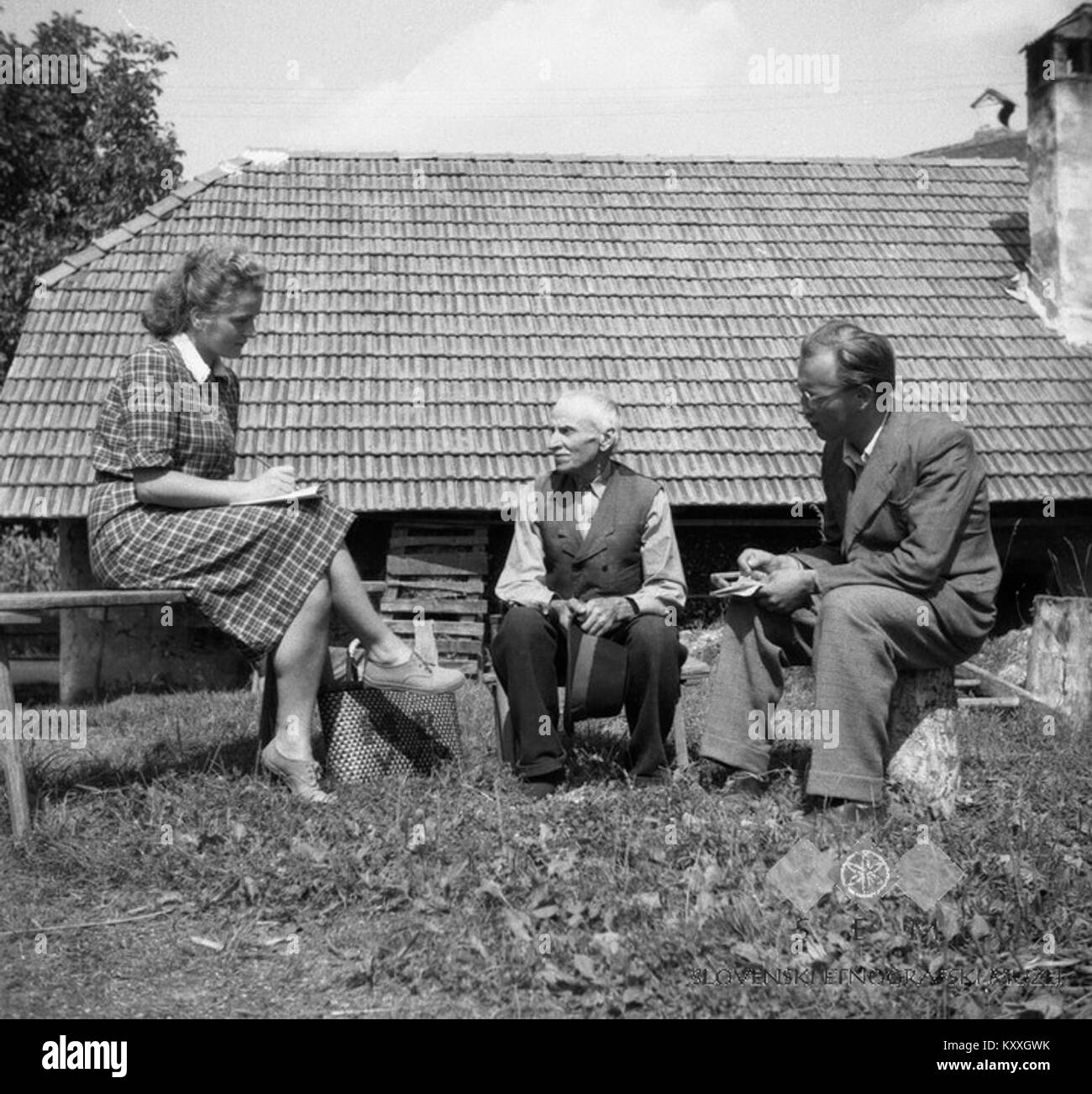 A 1949 photograph titled 'Gabrov oce iz Razdrtega v razgovoru z ...