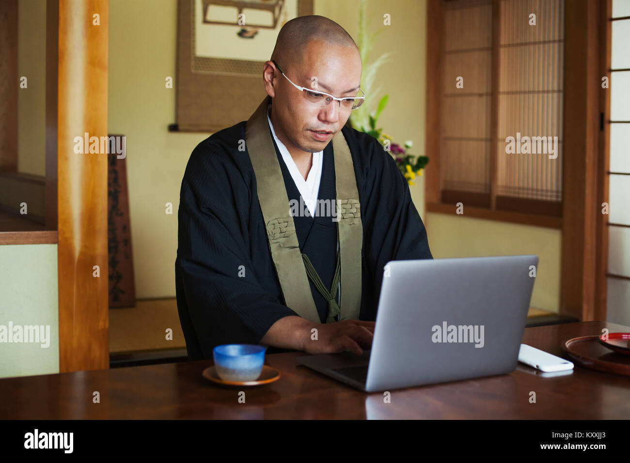 Wearing like robe hi-res stock photography and images - Alamy