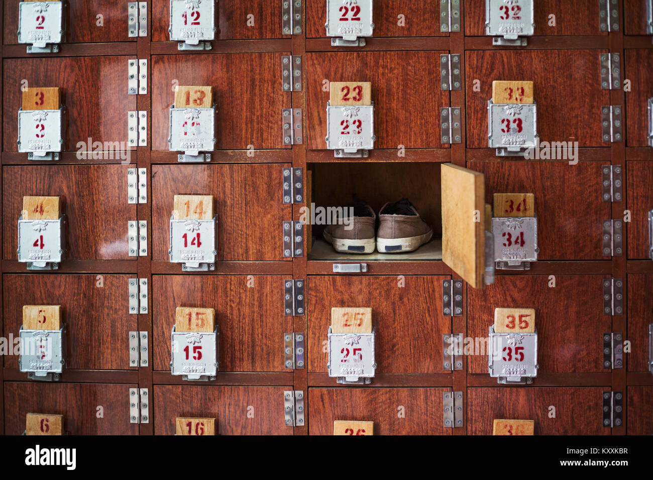 Lockers with one hi-res stock photography and images - Alamy