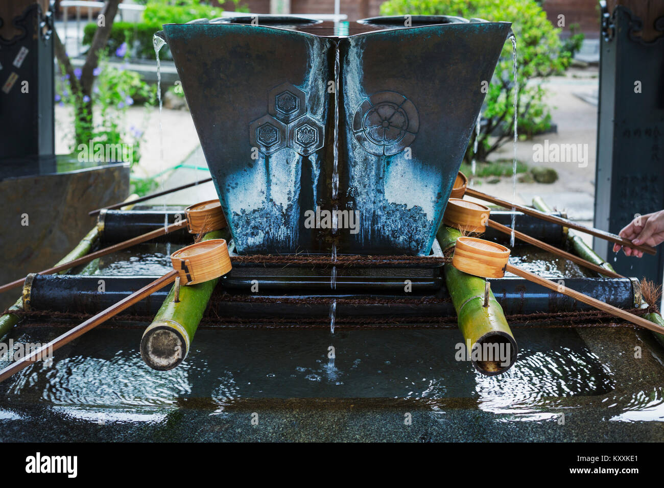 Handwashing basin hi-res stock photography and images - Alamy